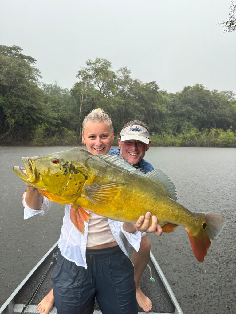A BROKEN ROD AND A BIG GRIN - River Plate Anglers